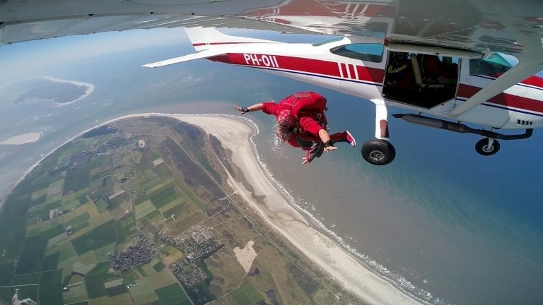 Over Skydive Ameland | Tandem parachute springen boven Ameland en waddenzee